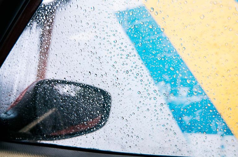 How to Demist a Windscreen Quickly & Easily | Howden Insurance