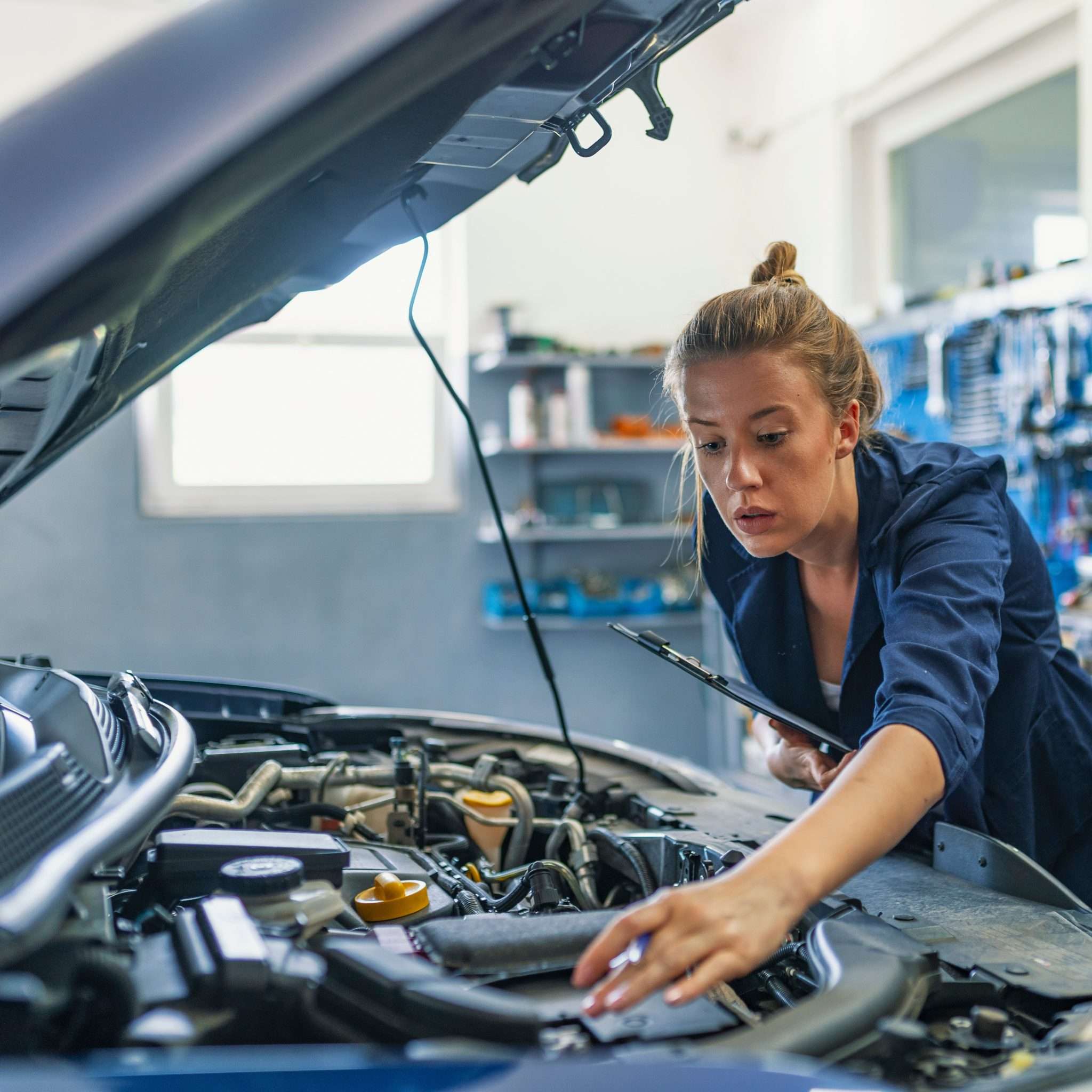 Your complete MOT checklist | Howden Insurance